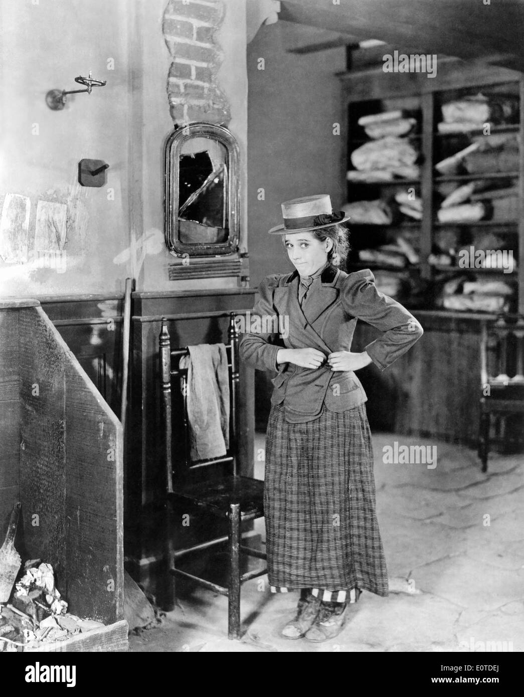 Mary Pickford, on-set of the Silent Film, "Suds", 1920 Stock Photo - Alamy