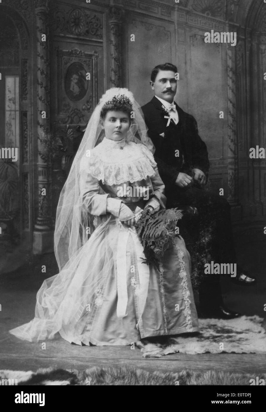 Wedding Couple, Portrait, Chicago, Illinois, USA, circa 1910 Stock ...
