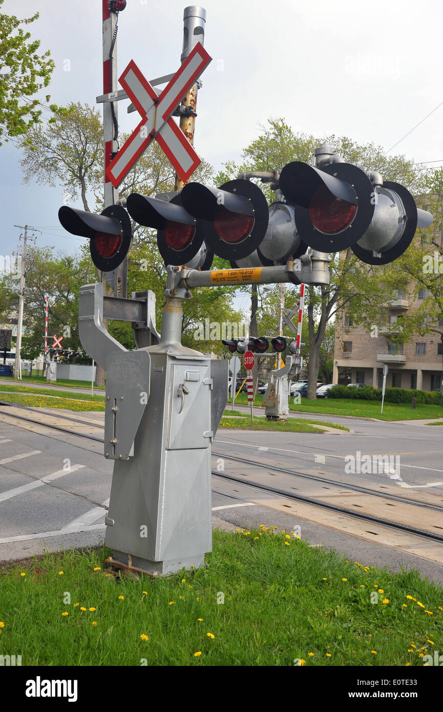 Railroad crossing hi-res stock photography and images - Alamy