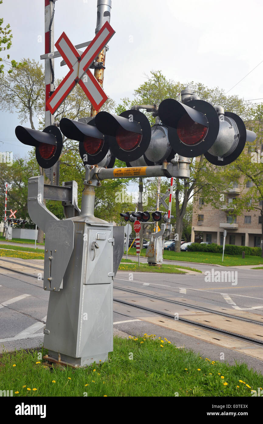 Rail crossing canada hi-res stock photography and images - Alamy