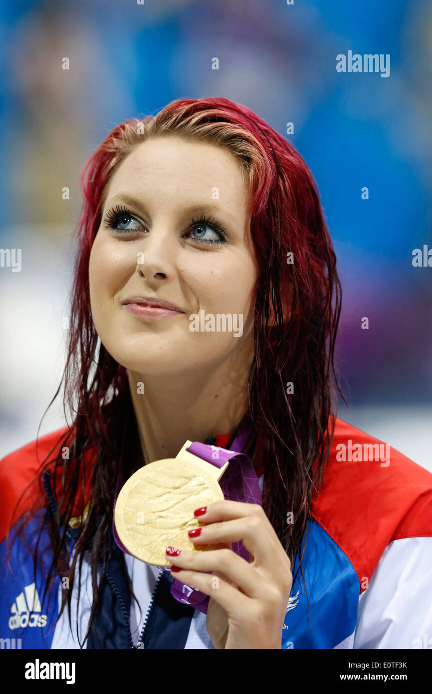 Jessica-Jane Applegate of Great Britain celebrates with her gold medal ...