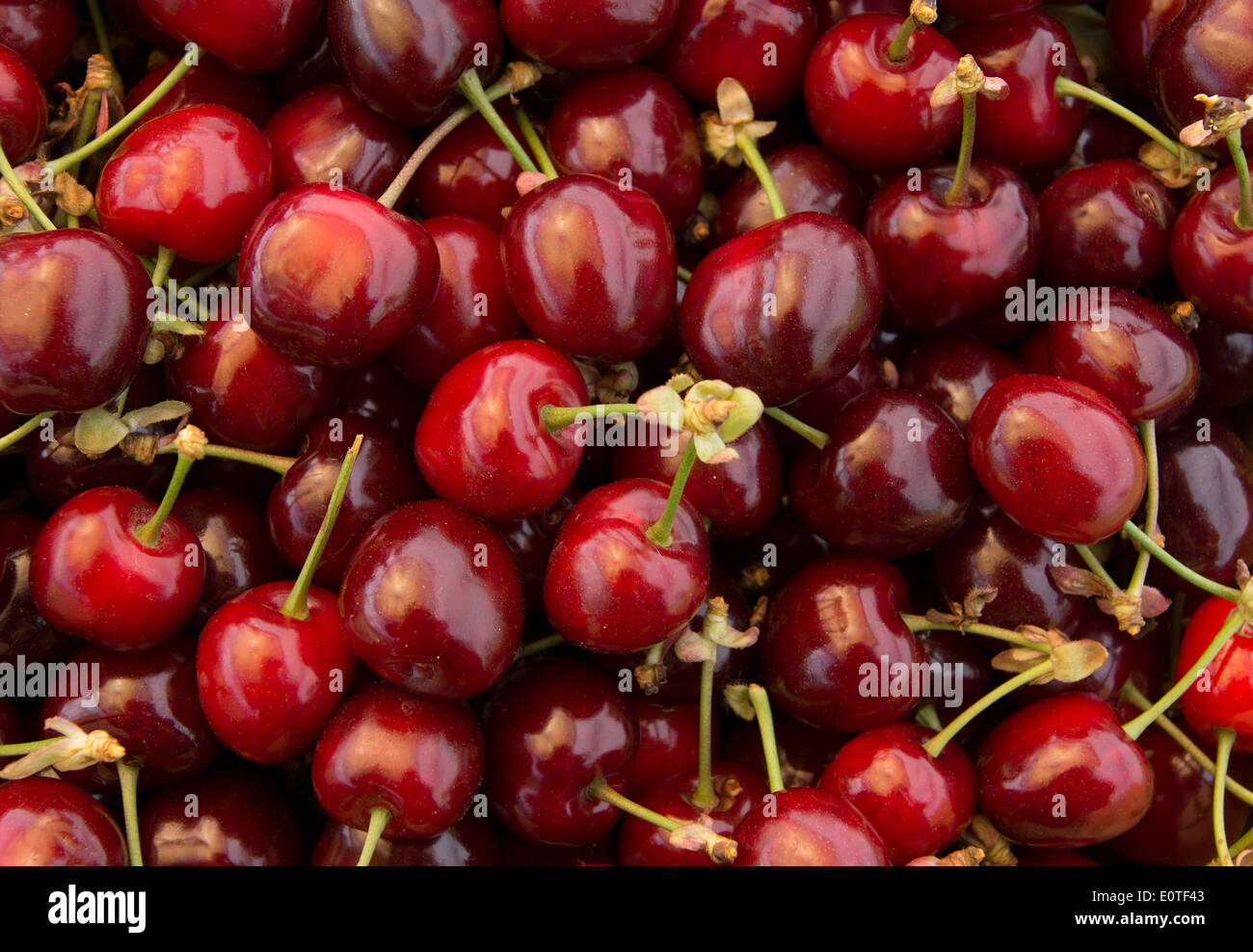Red fresh fruit hi-res stock photography and images - Alamy
