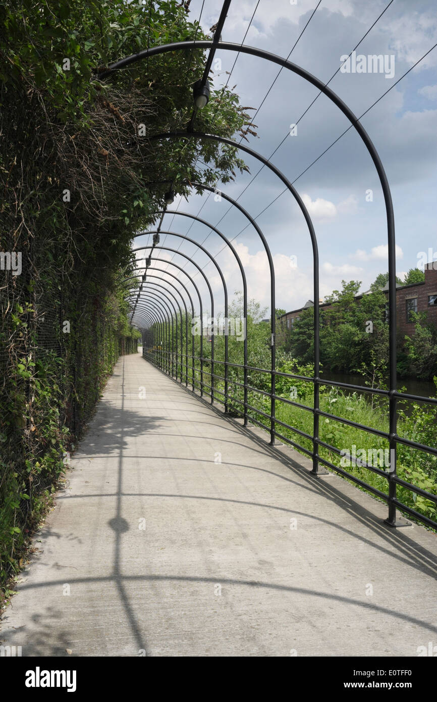 Footpath along the five weirs walk along the river Don in Sheffield ...