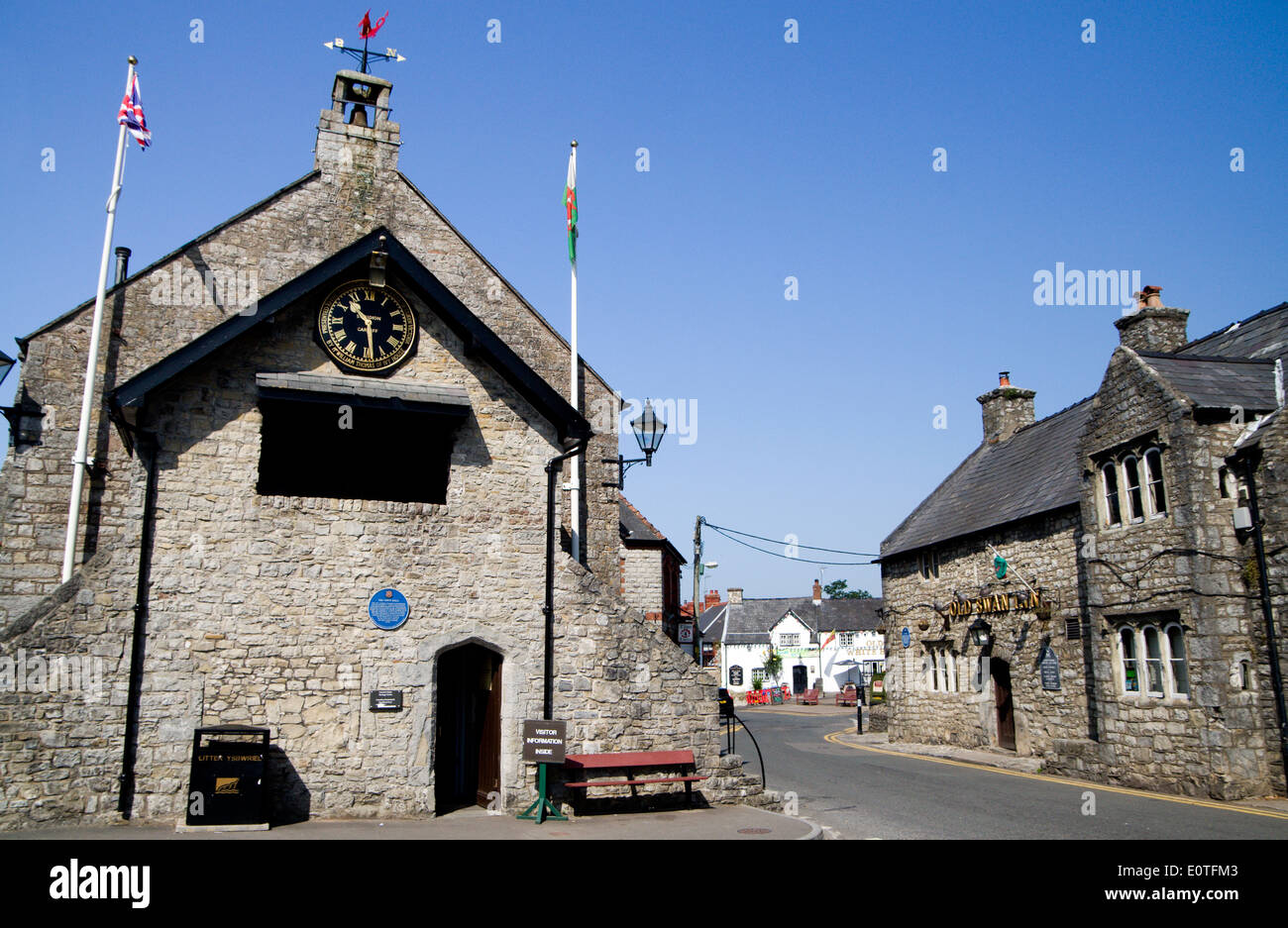 Swan inn hi-res stock photography and images - Alamy