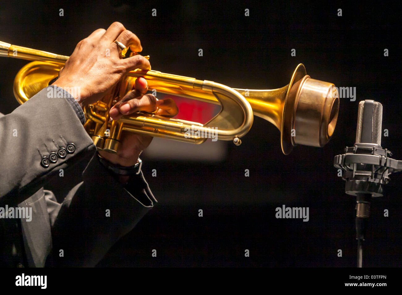 Trumpet instrumentalist hi-res stock photography and images - Alamy