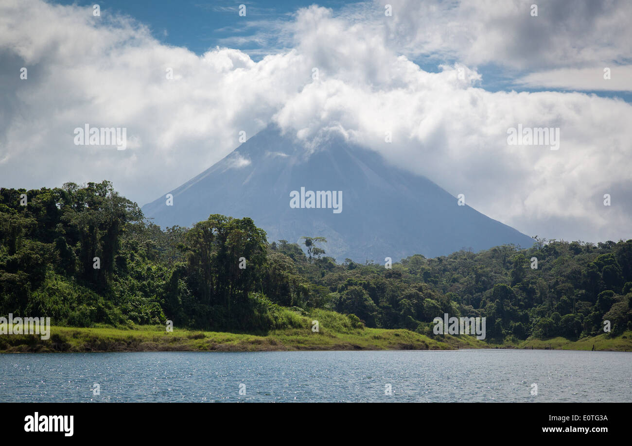 Arenal costa rica hi-res stock photography and images - Alamy