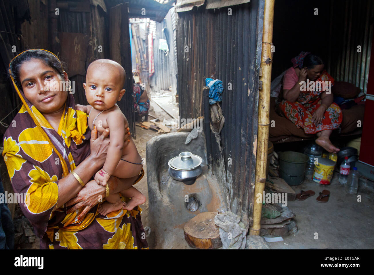 Bangladeshi people in shanty part of Dhaka living in extreme poverty ...