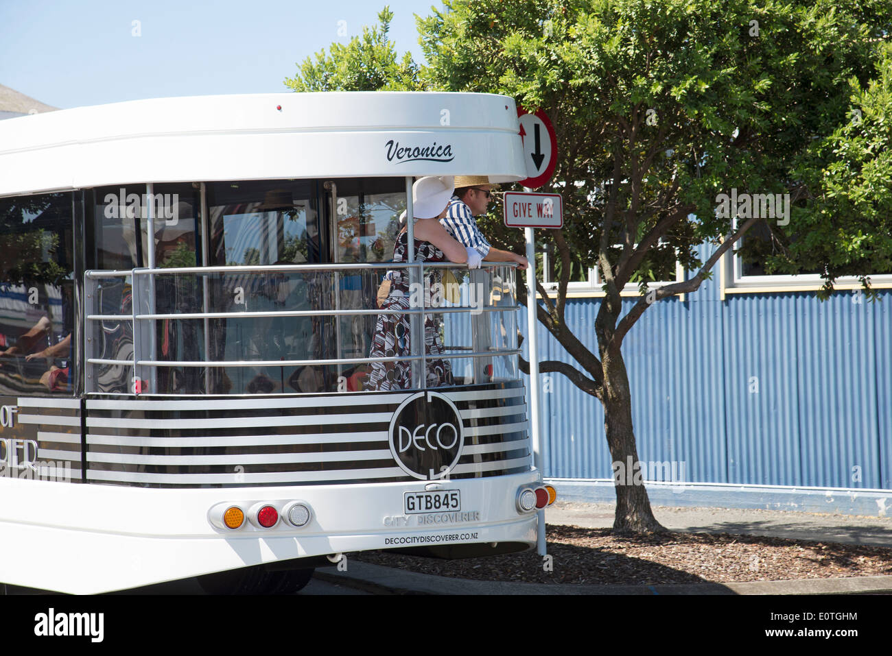 New zealand bus tourist hop hi-res stock photography and images - Alamy