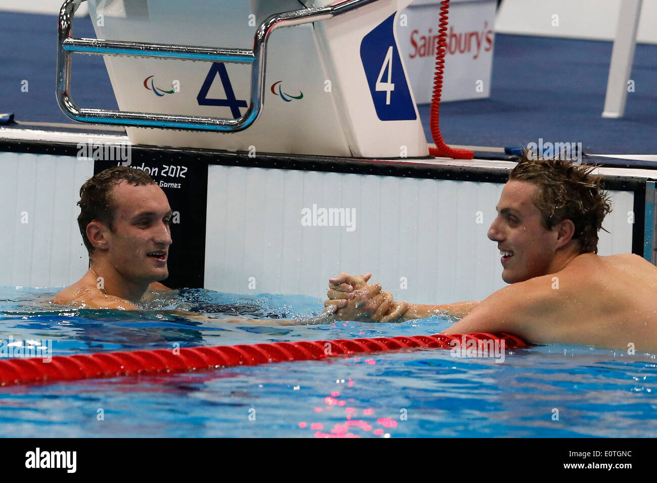 Andriy Kalyna of Ukrain (L) celebrates after winning the gold medal ...