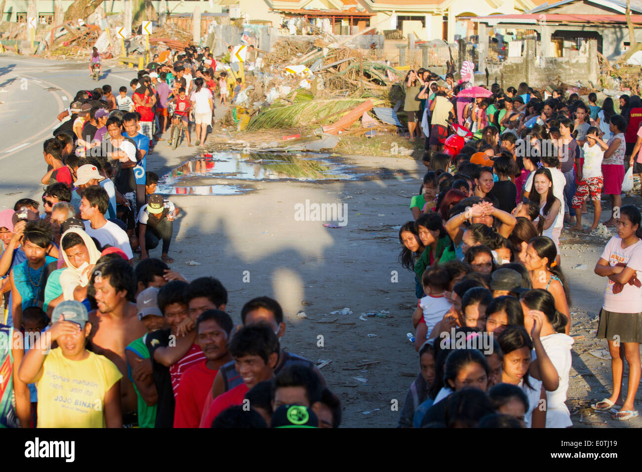 How long is this queue hi-res stock photography and images - Alamy