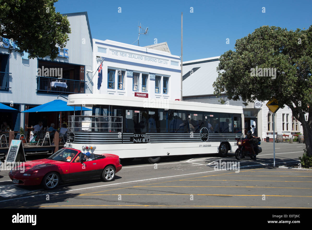 New zealand bus tourist hop hi-res stock photography and images - Alamy