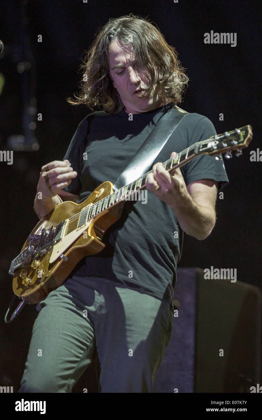 New Orleans, Louisiana, USA. 1st Nov, 2013. Guitarist STONE GOSSARD of ...