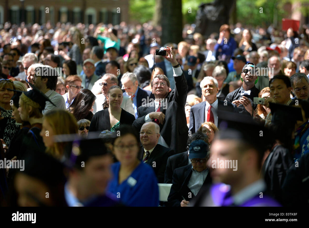 New Haven, USA. 19th May, 2014. Parents of Yale University students ...