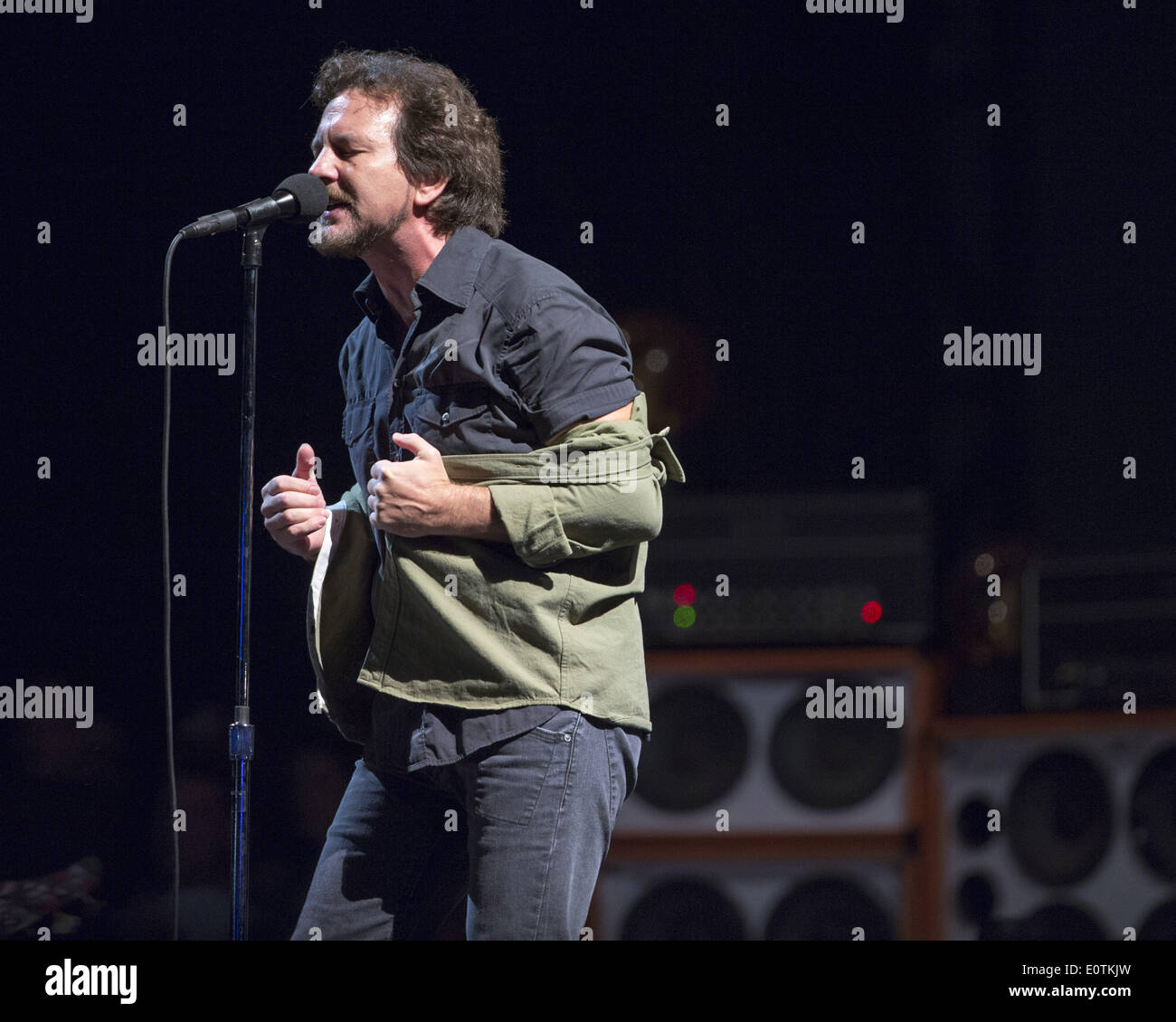 New Orleans, Louisiana, USA. 1st Nov, 2013. Vocalist EDDIE VEDDER of Pearl Jam performs live at ...