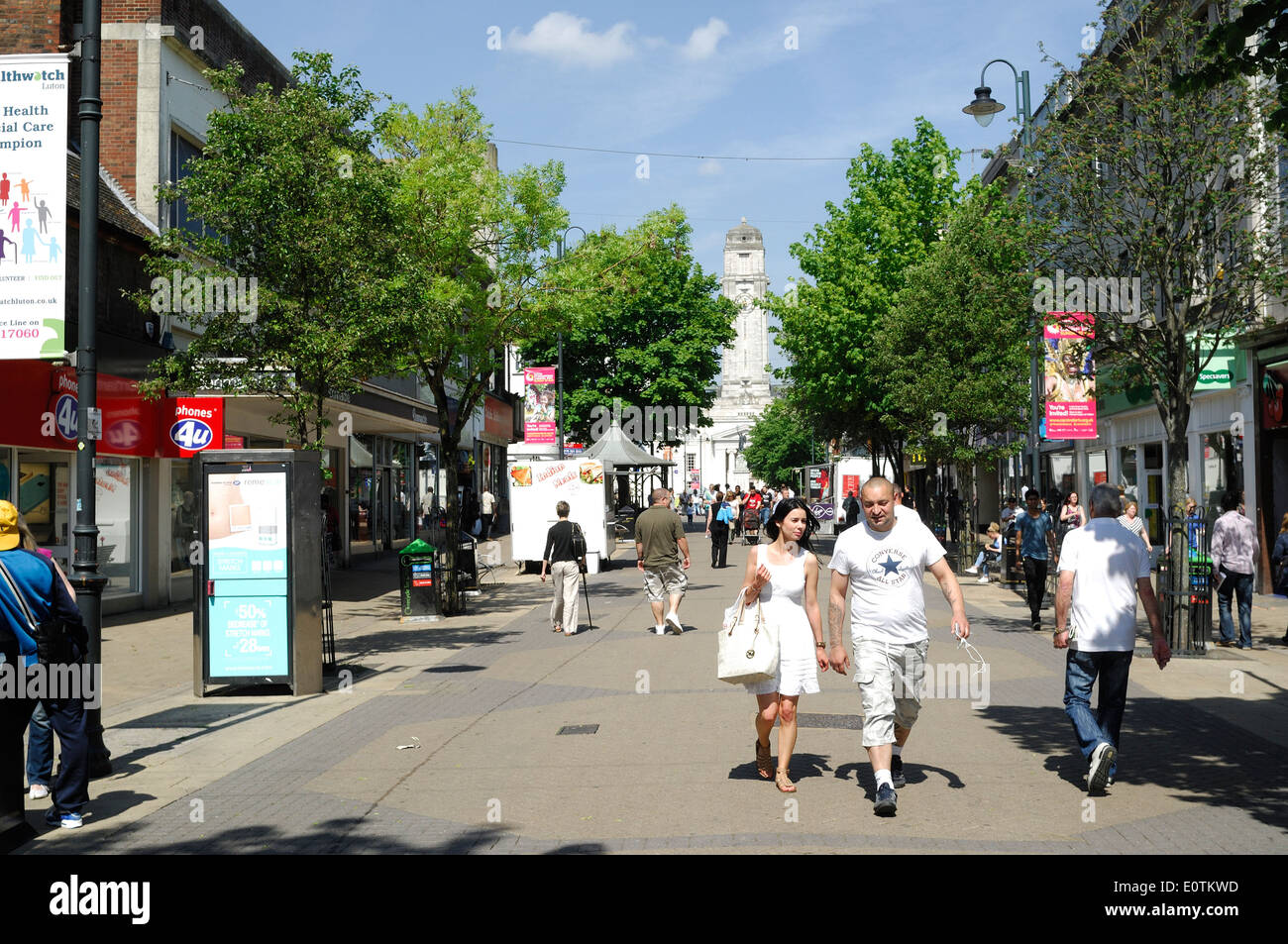 Luton town centre hi-res stock photography and images - Alamy