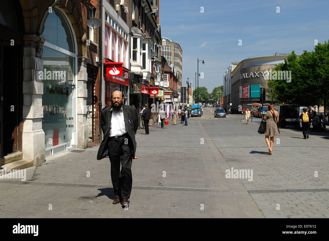 Luton town centre showing shops & pedestrians Stock Photo - Alamy