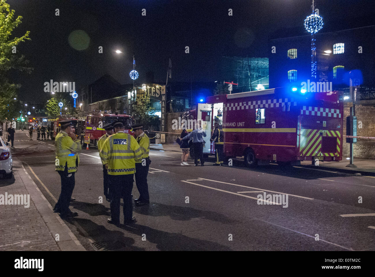Police officers in fire cordon hi-res stock photography and images - Alamy