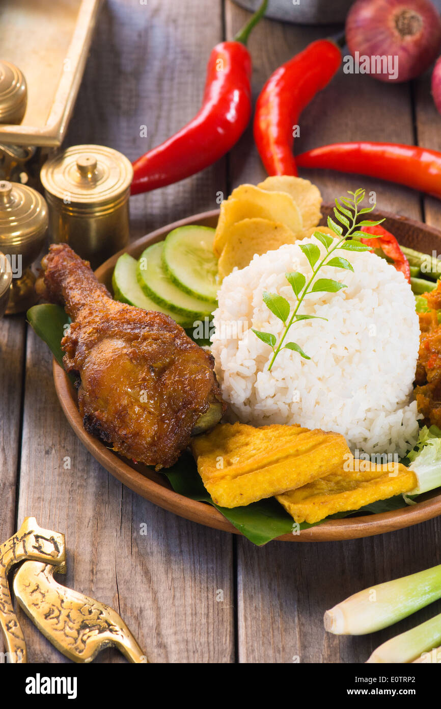 indonesian food, fried chicken rice Stock Photo - Alamy