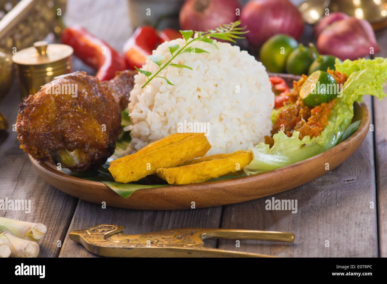 indonesian food, fried chicken rice Stock Photo - Alamy