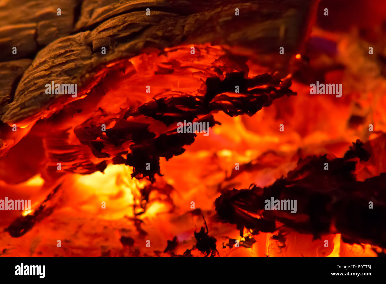 glowing ash - embers Stock Photo - Alamy