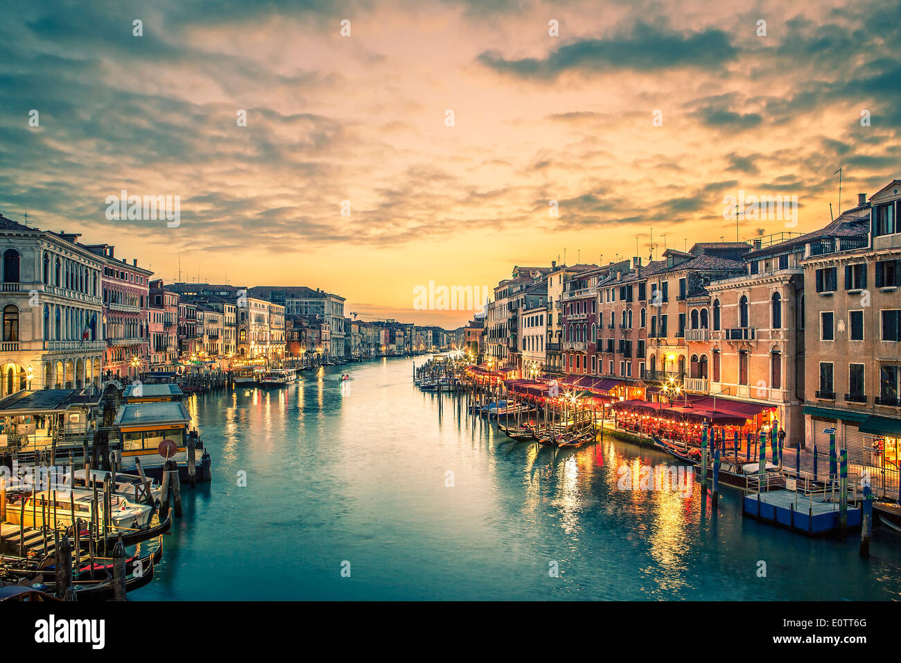 Famous grand canal from Rialto Bridge at blue hour, Venice, Italy ...