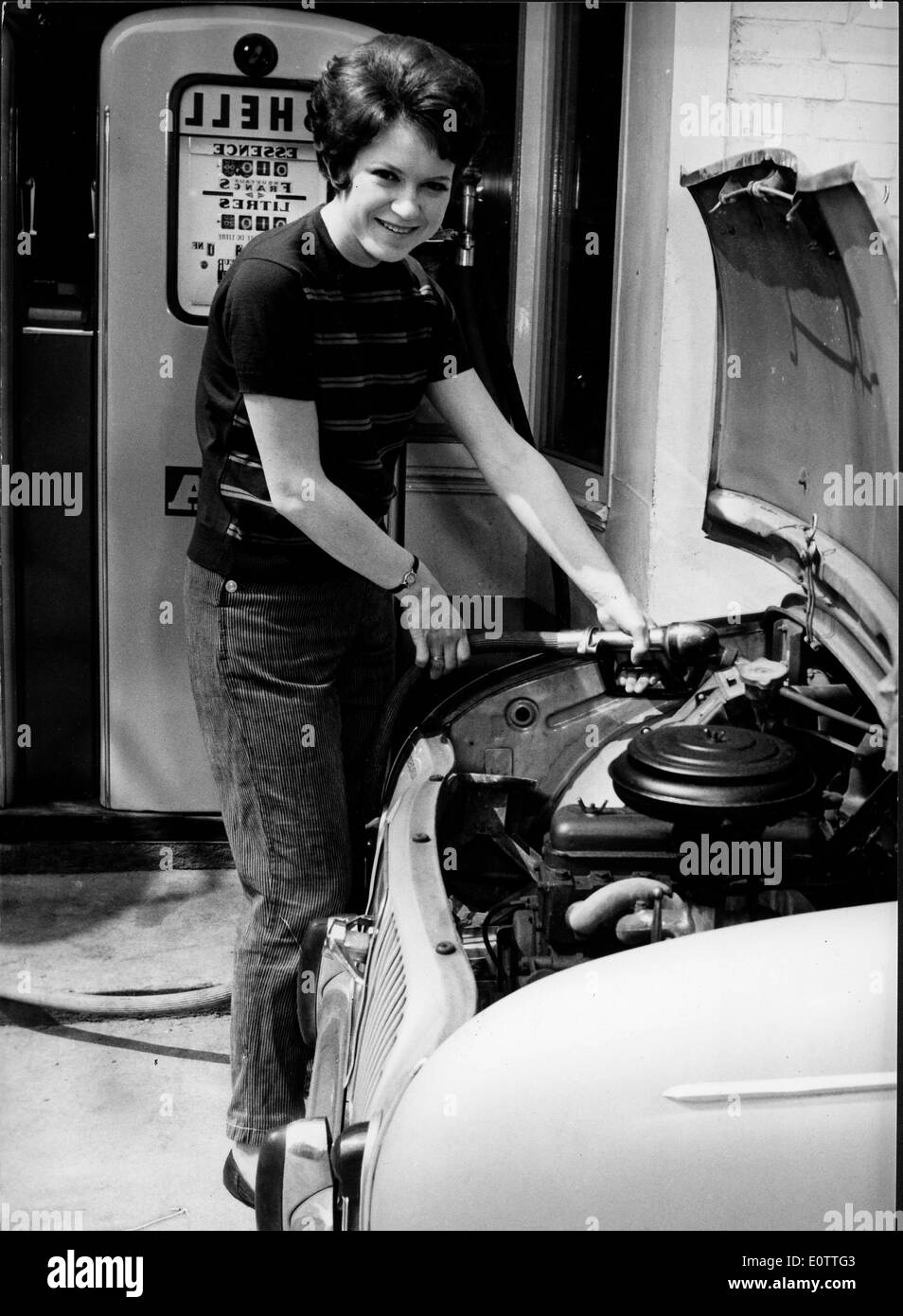 Alice dona hi-res stock photography and images - Alamy