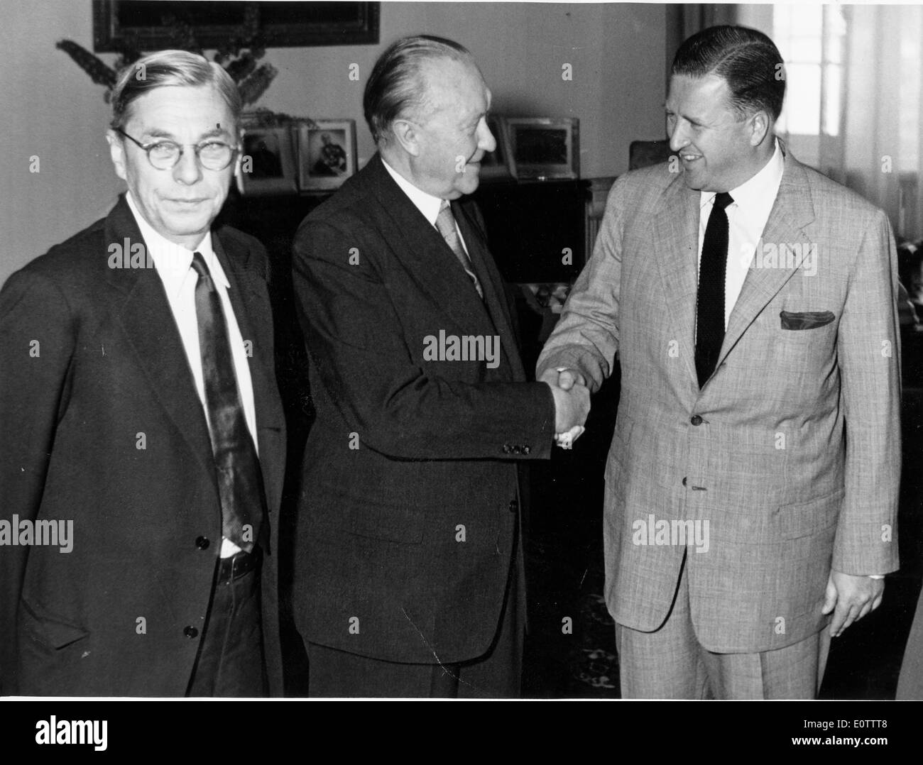 Henry ford ii hi-res stock photography and images - Alamy