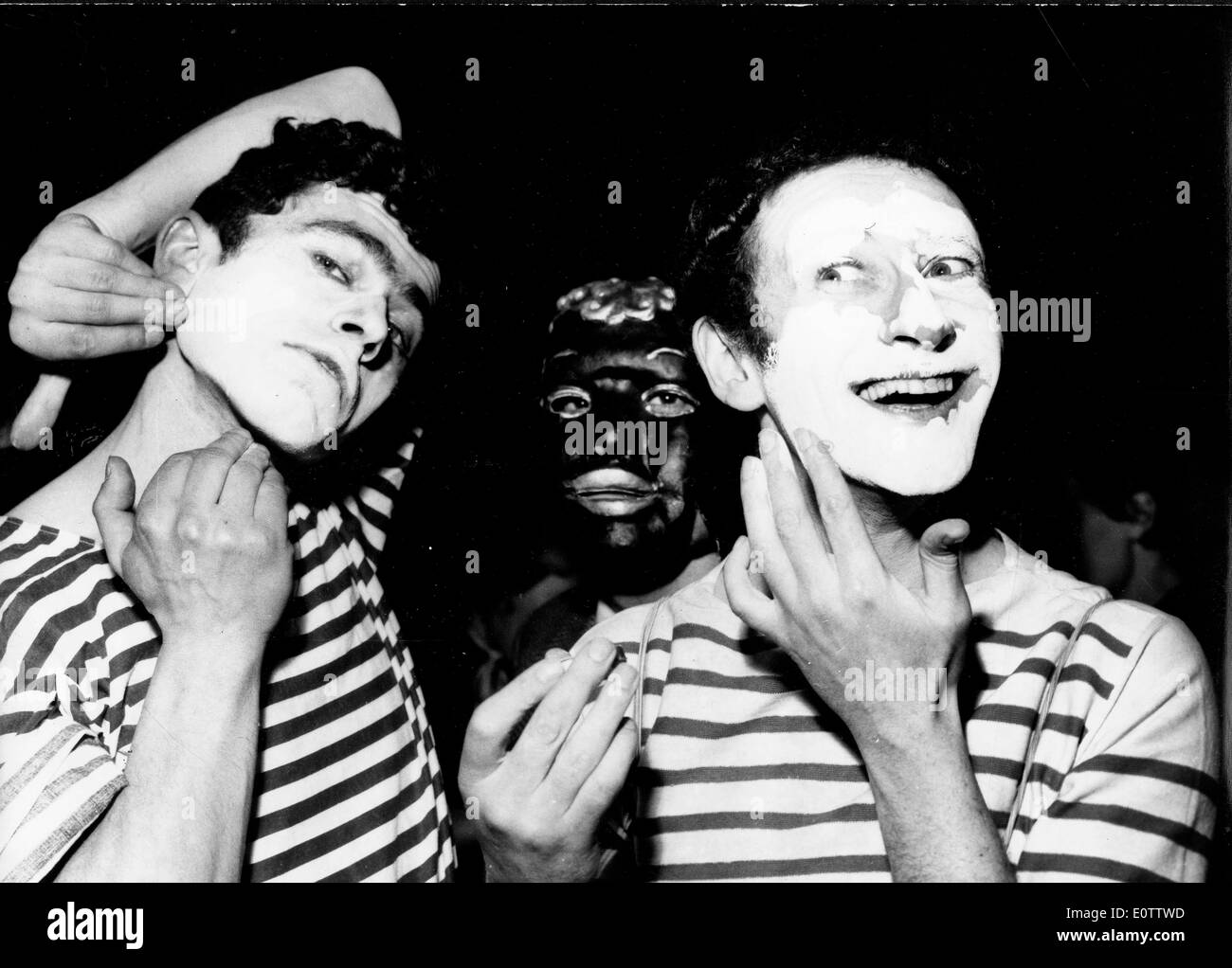 Mimes hi-res stock photography and images - Alamy
