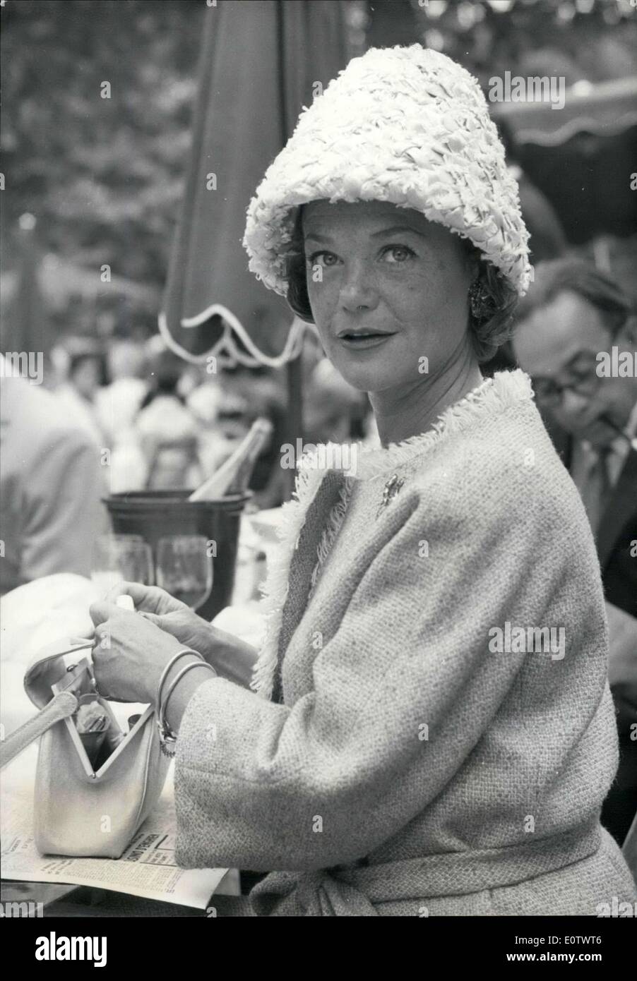 Simone simon hi-res stock photography and images - Alamy