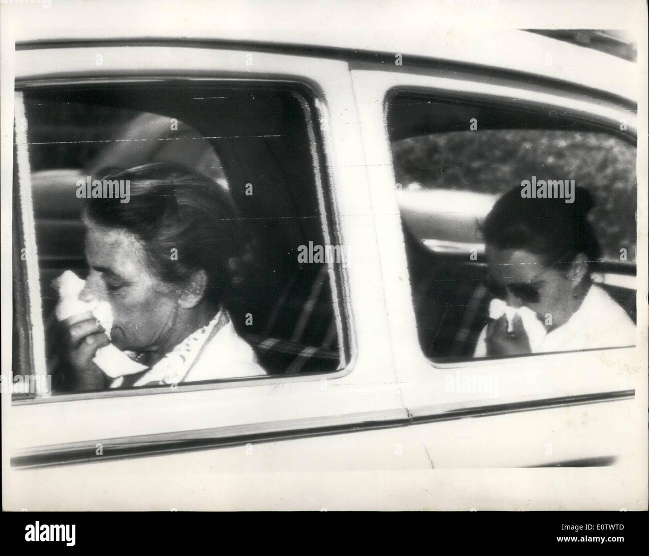 Aug. 18, 1960 - 18.8.60 Poole's wife and mother visit him for the last ...