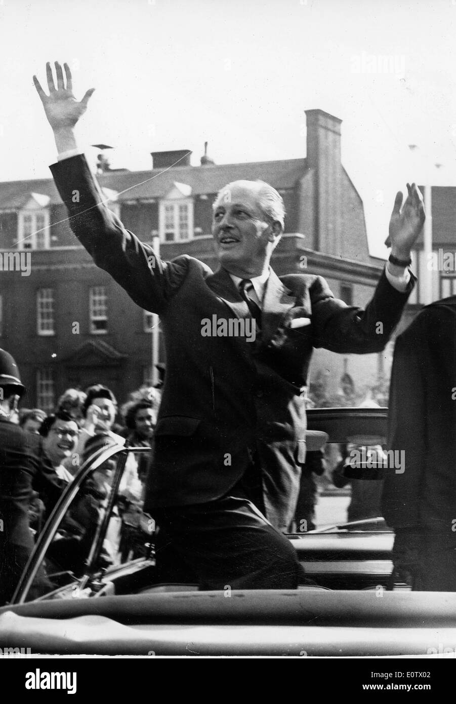 Harold Macmillan waves to crowd during campaign tour Stock Photo - Alamy