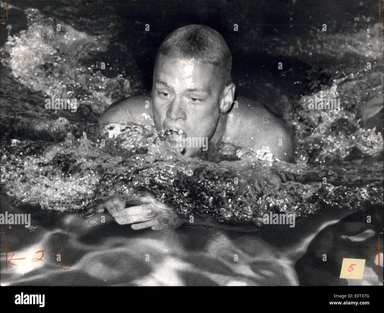 W 200 meters hi-res stock photography and images - Alamy