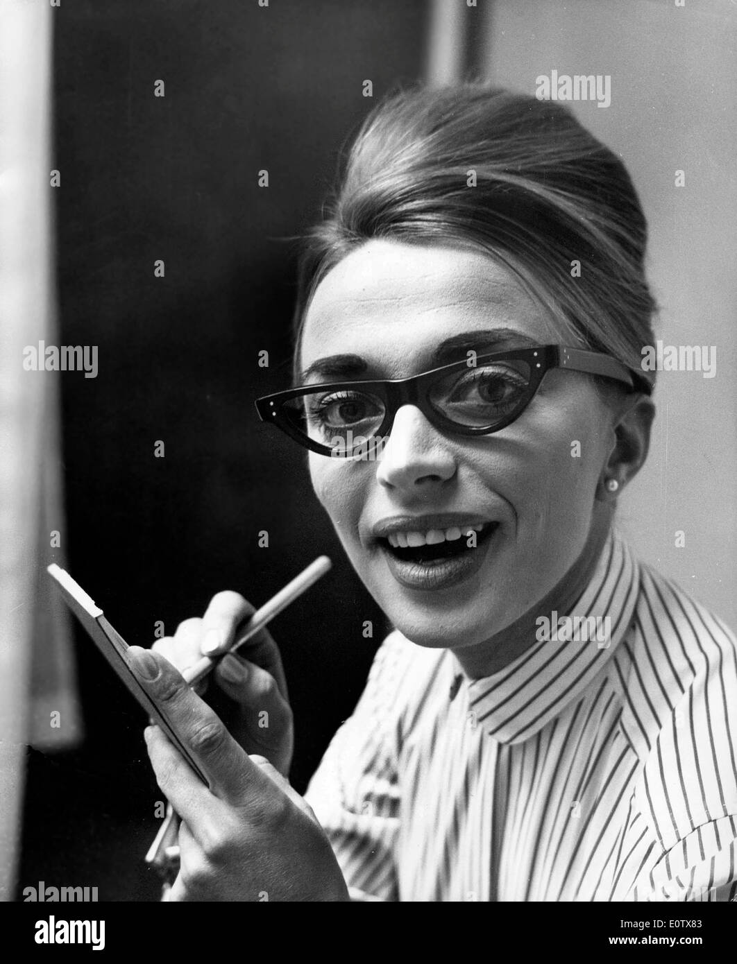 One woman notepad pen summer hi-res stock photography and images - Alamy