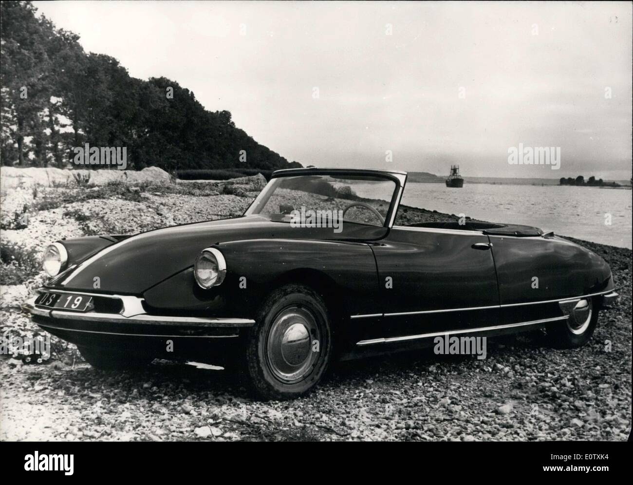Sep. 05, 1960 - Citroen's New ''D.S.I.'' Convertible Stock Photo - Alamy