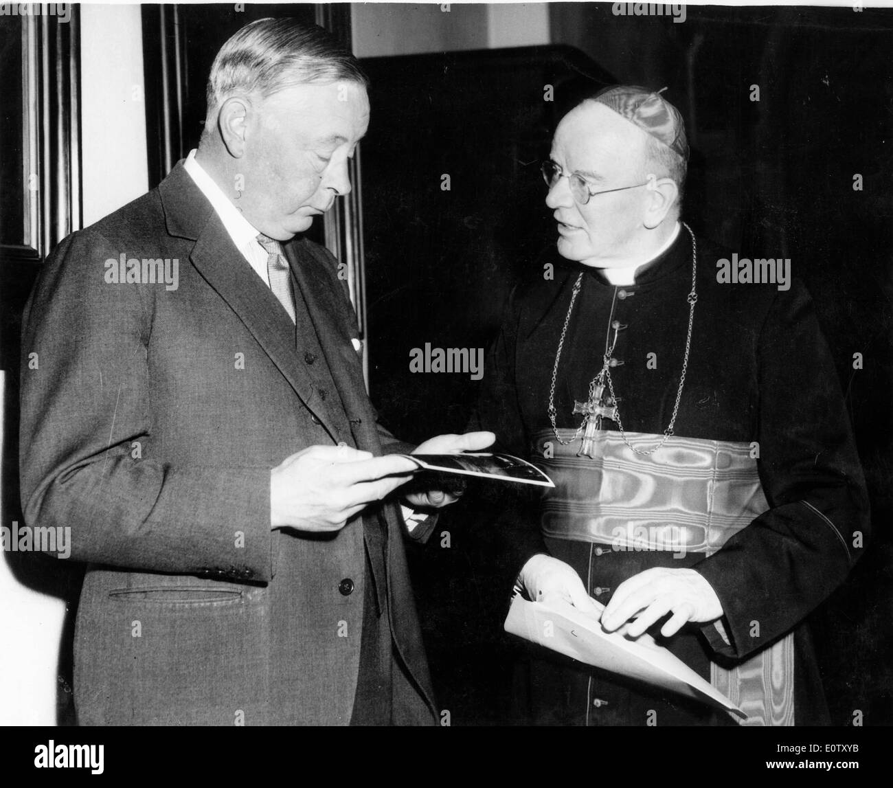 Griffin hi-res stock photography and images - Alamy