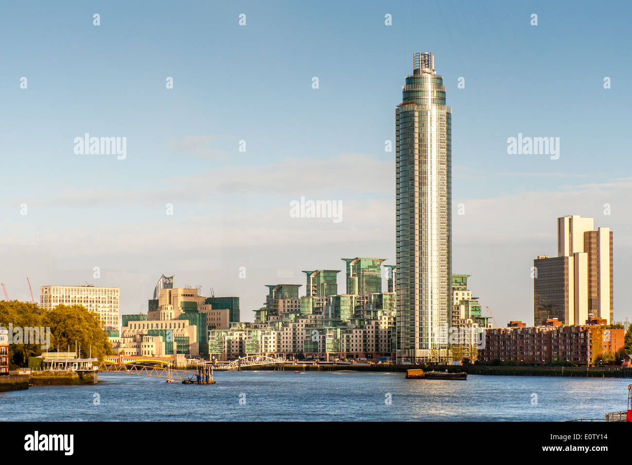 Saint georges building hi-res stock photography and images - Alamy