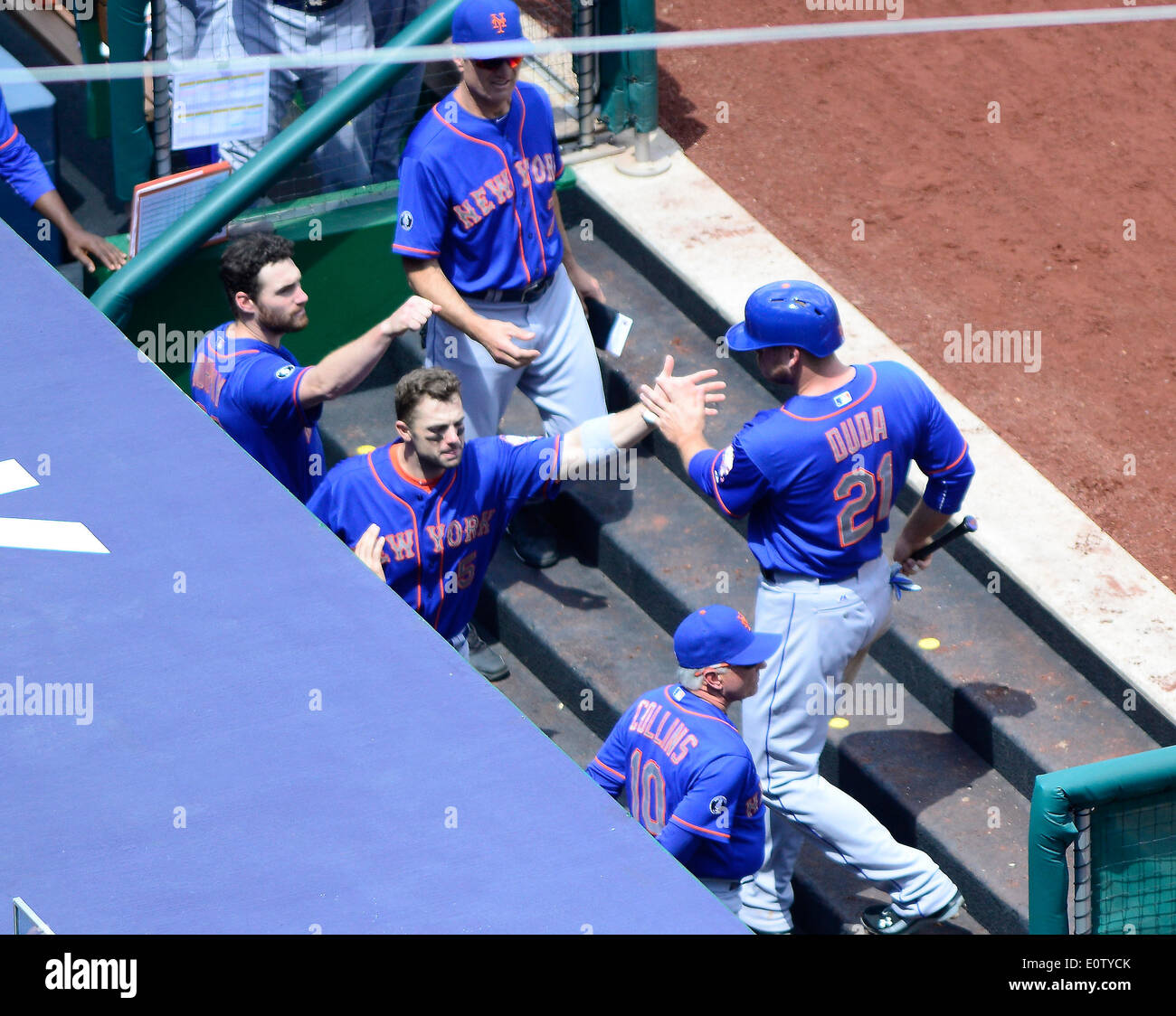 New York Mets first baseman Lucas Duda (21) is congratulated by his ...