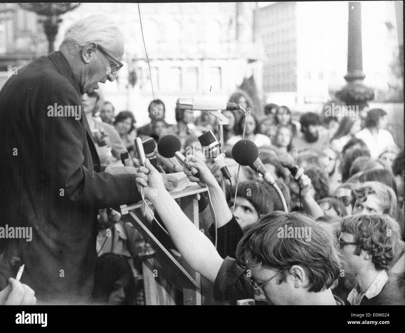 Council of the elderly Black and White Stock Photos & Images - Alamy