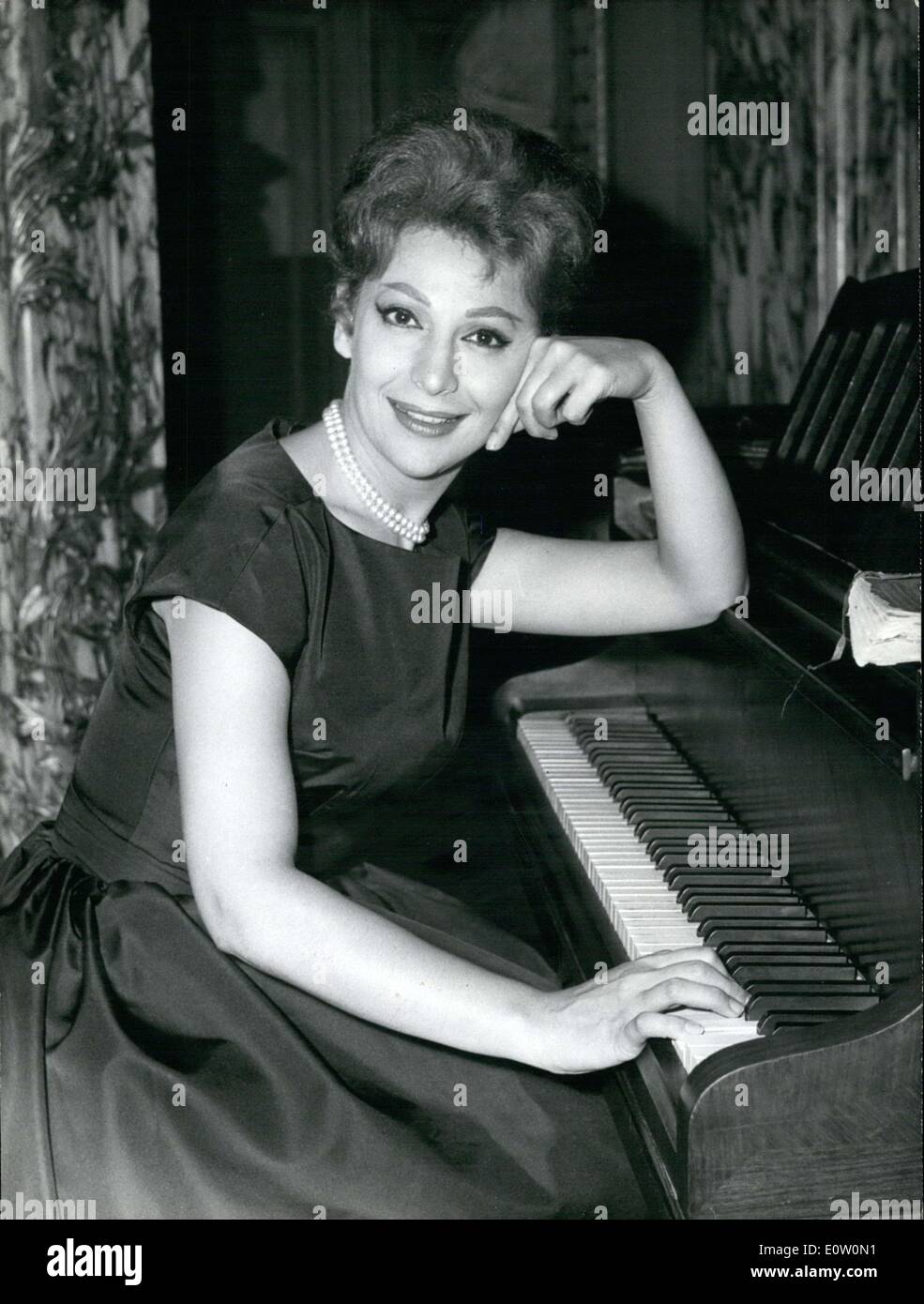 All way from brooklyn to opera comique hi-res stock photography and ...