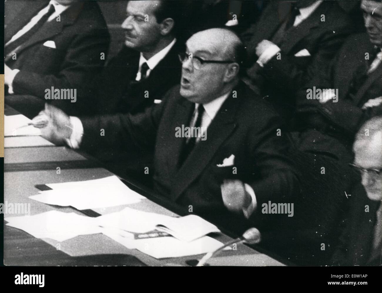 End nato hi-res stock photography and images - Alamy