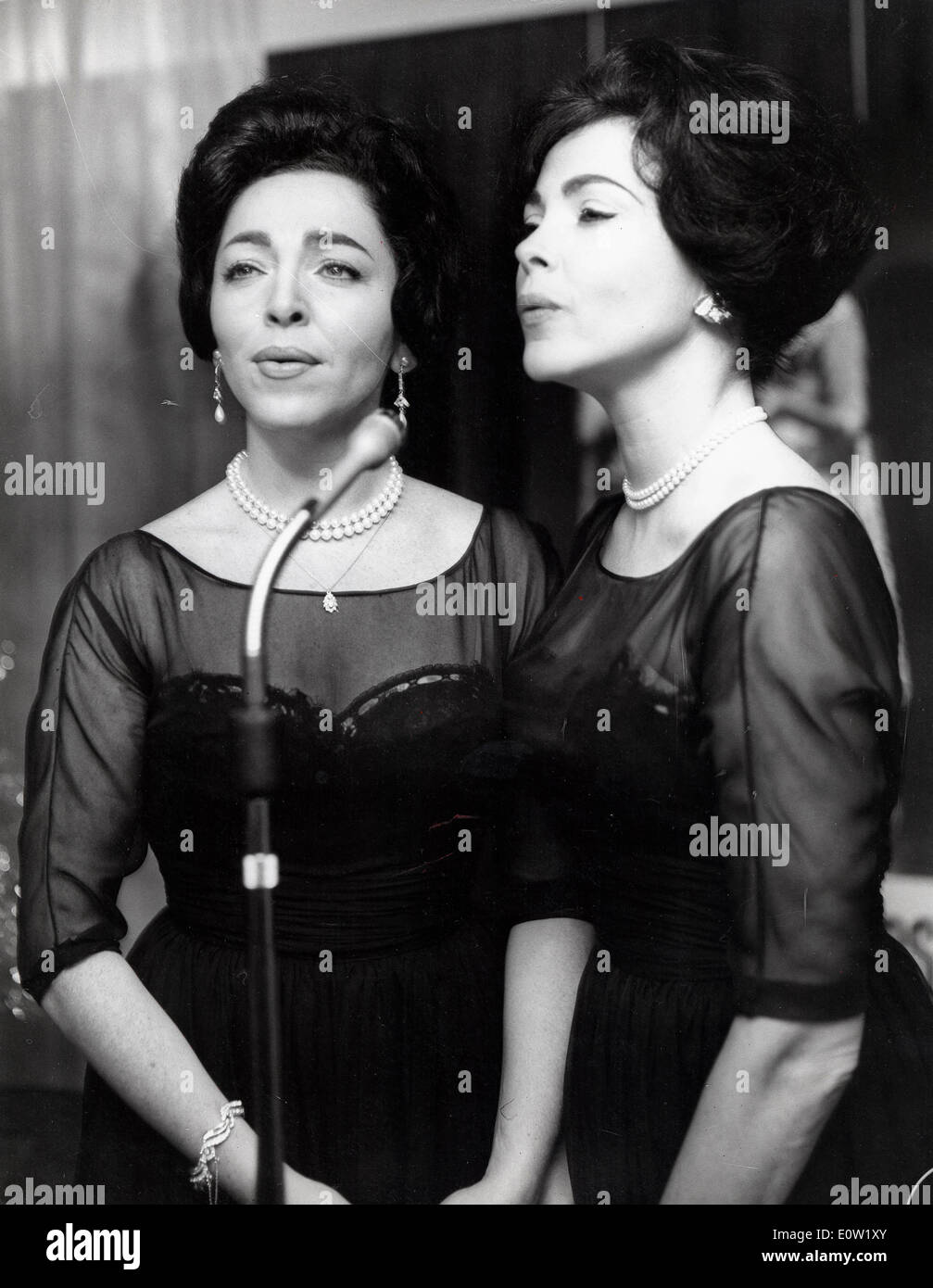 The barry sisters hi-res stock photography and images - Alamy