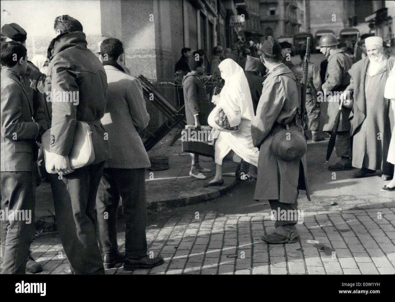 Dec. 12, 1960 - Algiers: Army keeps close watch over Casbah: Photo ...