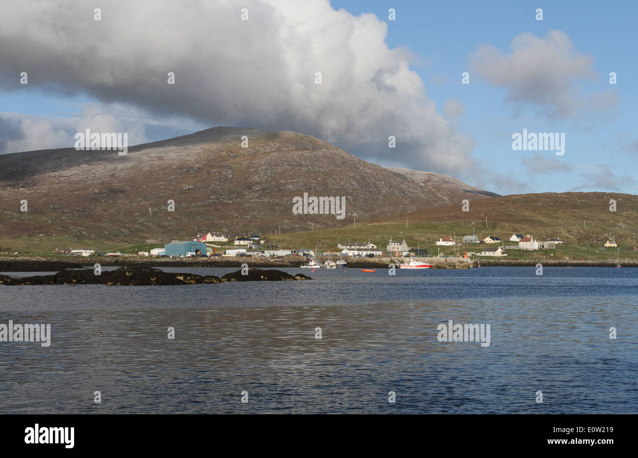 Leverburgh harbour hi-res stock photography and images - Alamy