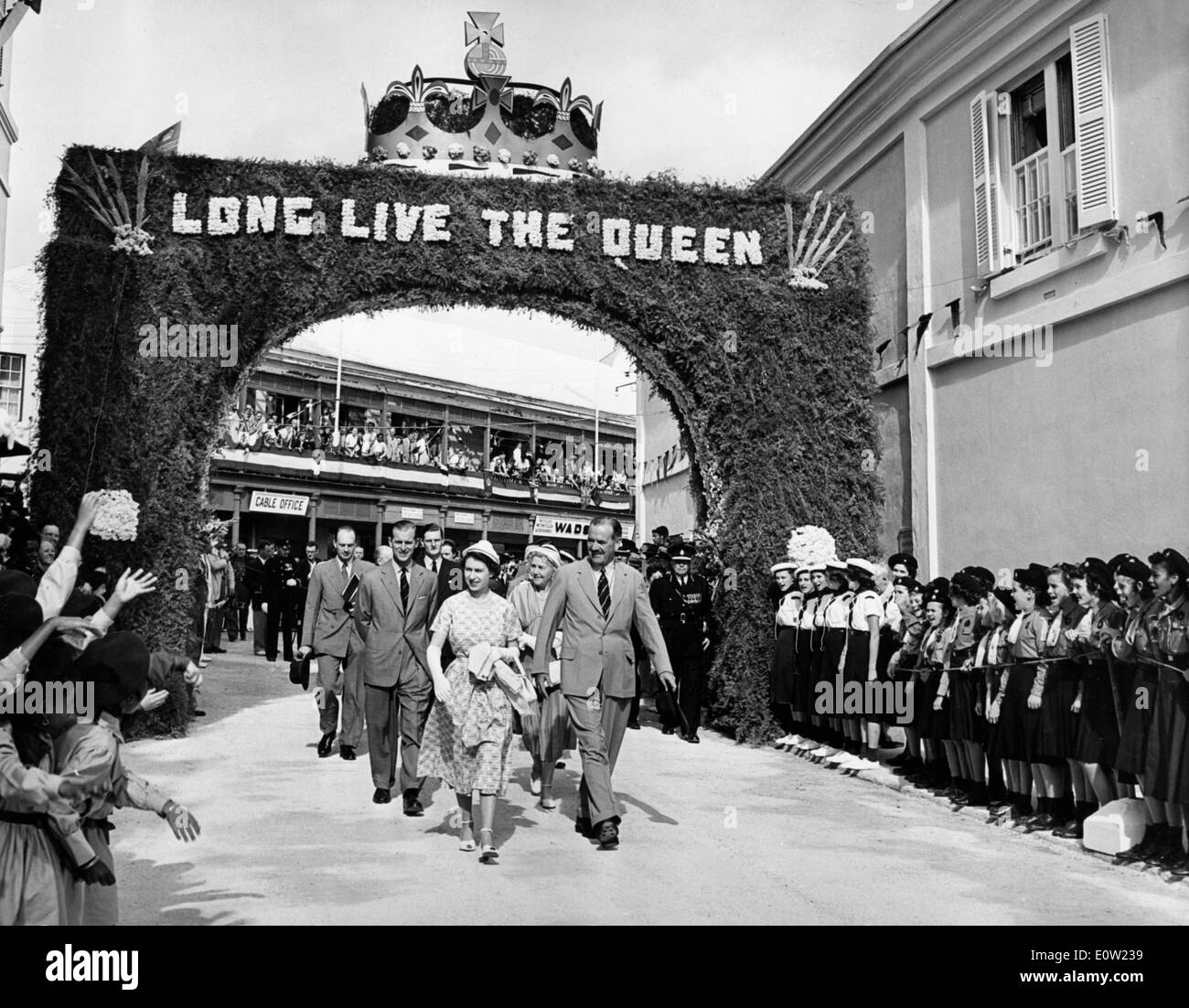 Visiting queen Black and White Stock Photos & Images - Alamy