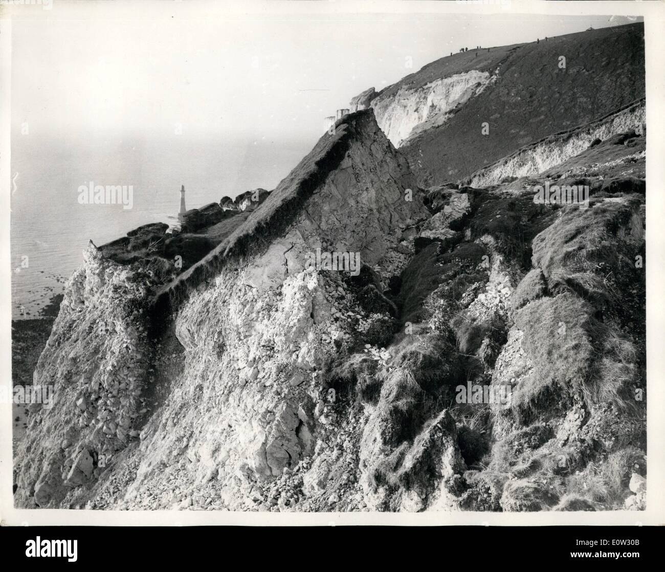 Jan. 01, 1961 - Crowds Wait At Beachy Head For Big Crash After 50,000 ...