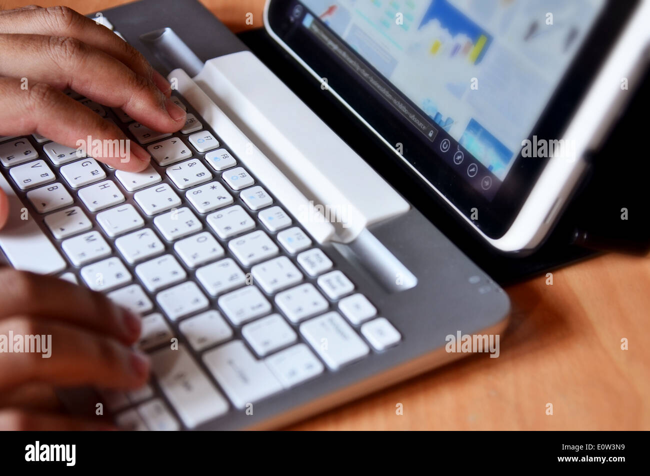 Hands unrecognizable worker tablet computer hi-res stock photography ...