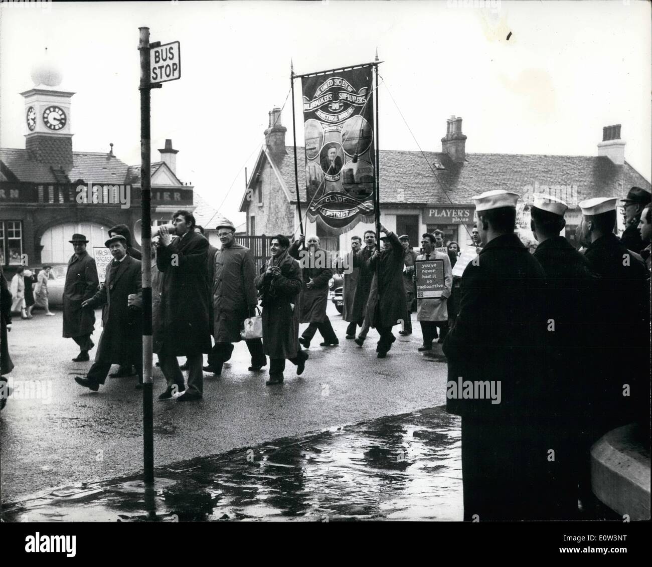 Holy loch submarine hi-res stock photography and images - Alamy