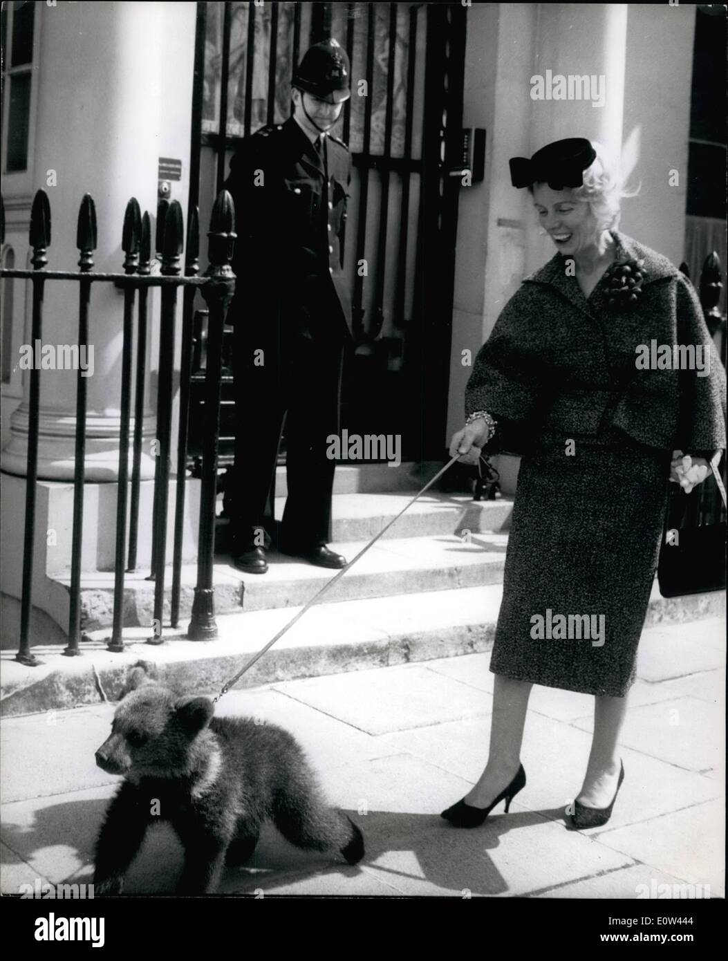 Apr. 04, 1961 - Mrs. Robens takes ''Cosy it'' - for a walk : The RT ...