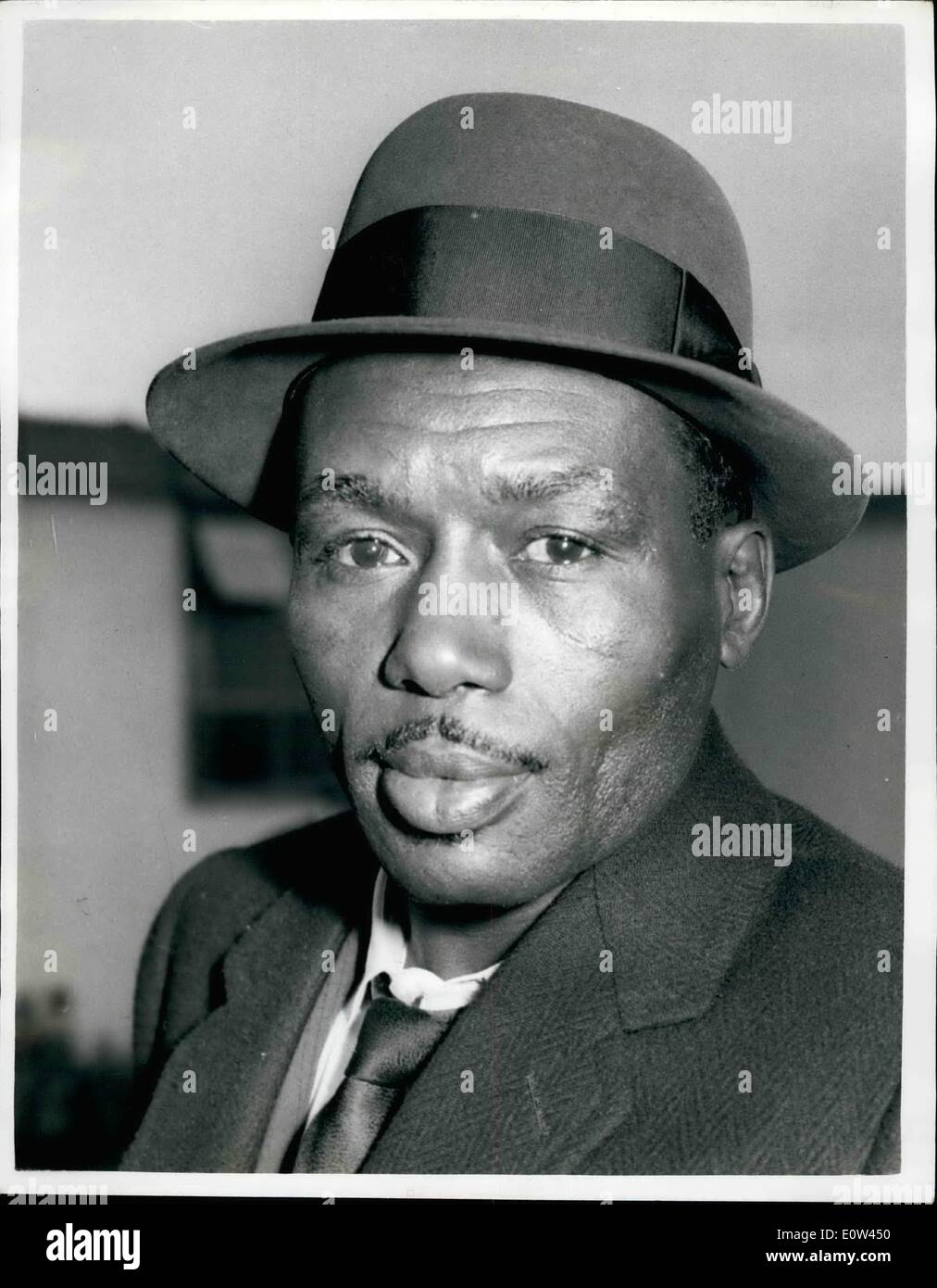 Apr. 04, 1961 - World Champion Joe Brown Arrives here for his Title ...