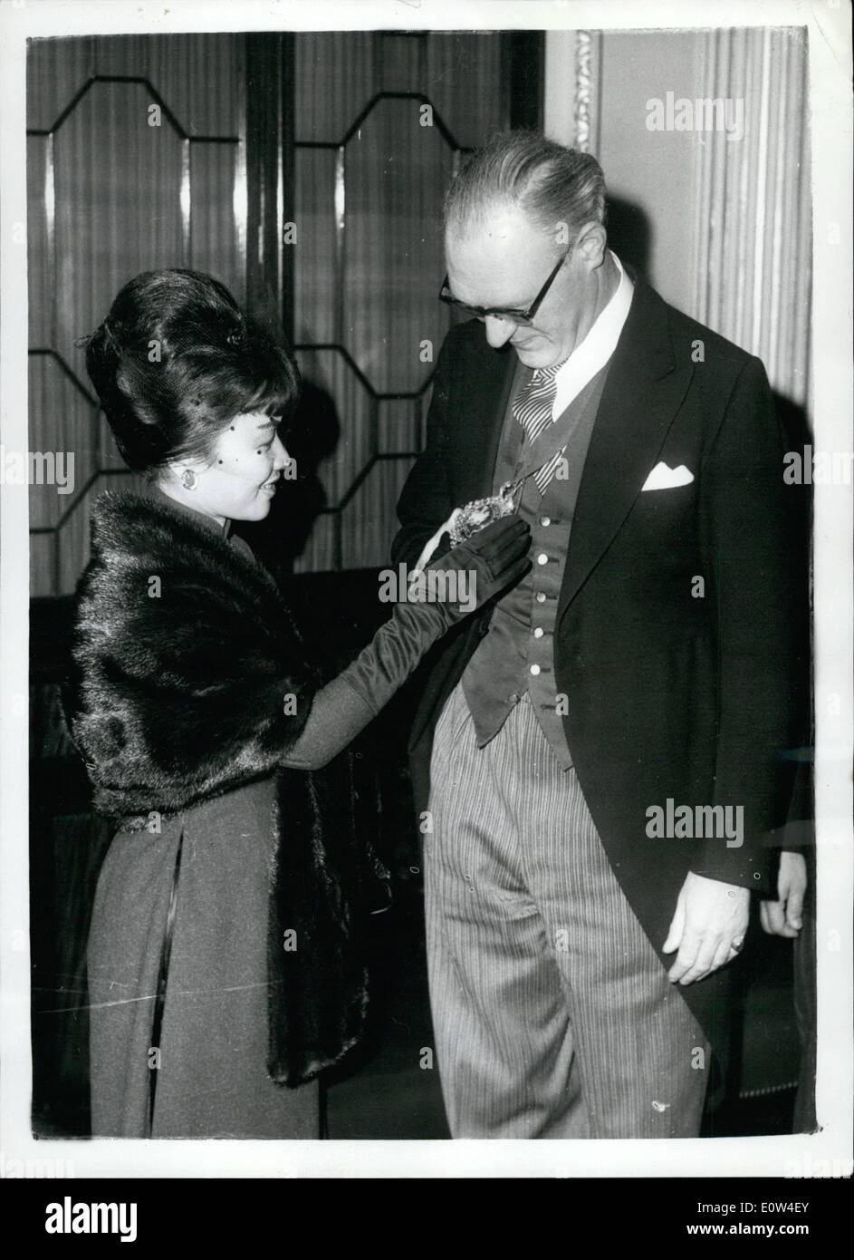 Apr. 04, 1961 - The First Lady of Vietnam visits the Lord Mayor of ...
